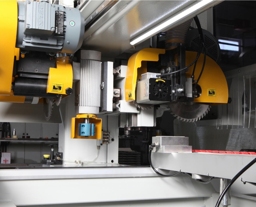 NC RIPPER DOOR SIZING MACHINE - Woodworking Machines